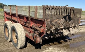 SOLD - Case IH 575 Lot No. 10099 Manure Handling | Tractor Zoom