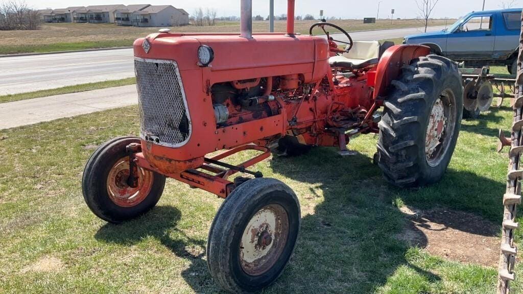 SOLD - Alice Chalmers D17 runs and drives, rear tire Tractors with 63 ...