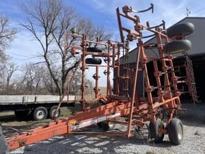 SOLD - Allis Chalmers 1400 Lot No. 1504 Tillage with 30 ft | Tractor Zoom