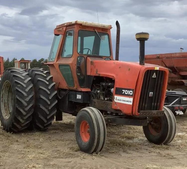 SOLD - Allis Chalmers 7010 Tractors 100 to 174 HP | Tractor Zoom