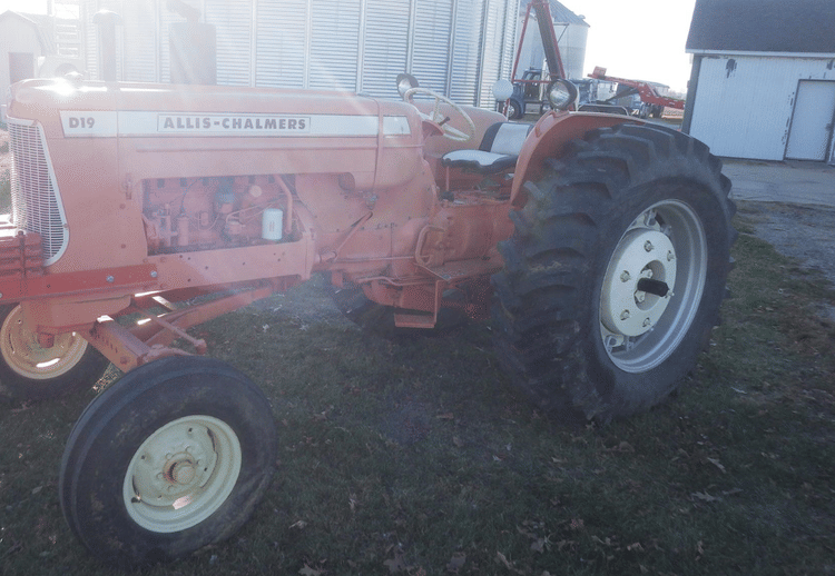 SOLD - Allis Chalmers D19 Tractors 40 to 99 HP | Tractor Zoom