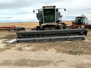 SOLD - Gleaner G Lot No. 34262 Combines with --- Hrs | Tractor Zoom