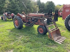 SOLD - Allis Chalmers WD Tractor w/loader Tractors with 28 HP | Tractor ...