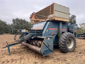 SOLD - Amadas 2100 Lot No. 110 Combines with --- Hrs | Tractor Zoom
