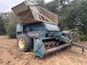 SOLD - Amadas 2100 Lot No. 111 Combines with --- Hrs | Tractor Zoom
