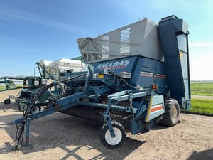 SOLD - Amadas 2105 Lot No. 93 Combines with --- Hrs | Tractor Zoom