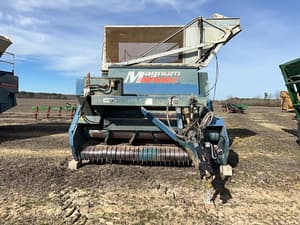 SOLD - Amadas M9097-712 Lot No. 114-MHA Combines with --- Hrs | Tractor ...