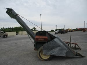 SOLD - New Idea 323 Lot No. 9182 Harvesting | Tractor Zoom
