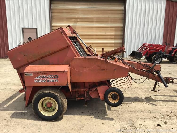 New Idea 484 Hay and Forage Balers - Round for Sale | Tractor Zoom