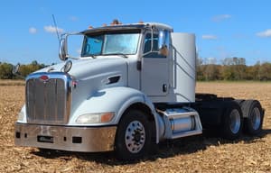 SOLD - 2014 Peterbilt 384 Lot No. 212635 Other Equipment with --- mi ...