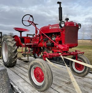 SOLD - 1948 Farmall Cub Lot No. 1084422 Tractors with 12 HP | Tractor Zoom