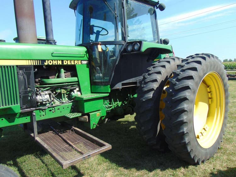 John Deere 4555 Tractors 100 to 174 HP for Sale | Tractor Zoom