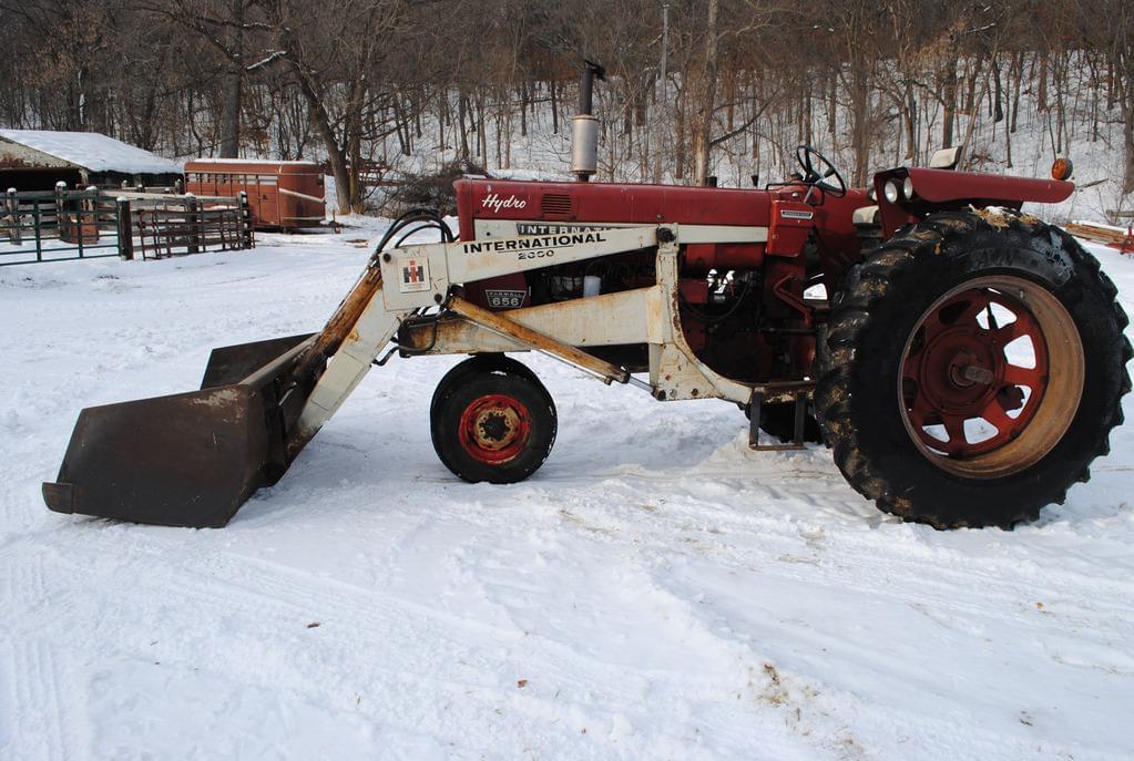 International Harvester 656 Tractors 40 to 99 HP for Sale | Tractor Zoom