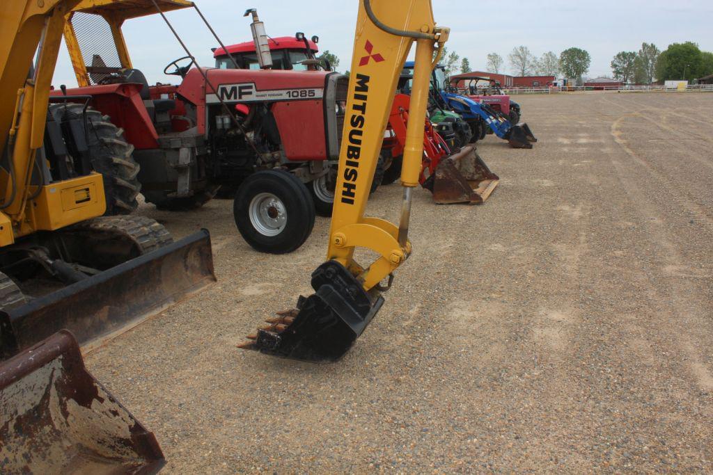 Mitsubishi MX55 Construction Compact Excavators for Sale | Tractor Zoom