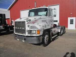 SOLD - 1990 Mack CH613 Lot No. 2061 Other Equipment with 1,015,780 mi ...