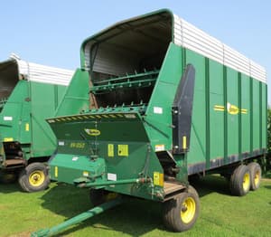 SOLD - Badger BN1050 Lot No. 43 Harvesting | Tractor Zoom