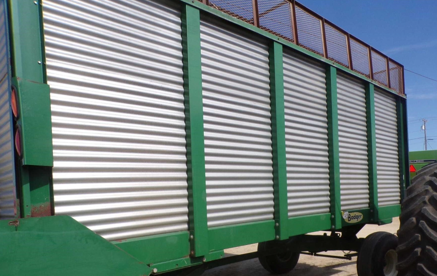 SOLD - Badger 1200 Harvesting | Tractor Zoom