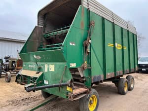 SOLD - Badger BN1050 Lot No. 26a Harvesting | Tractor Zoom