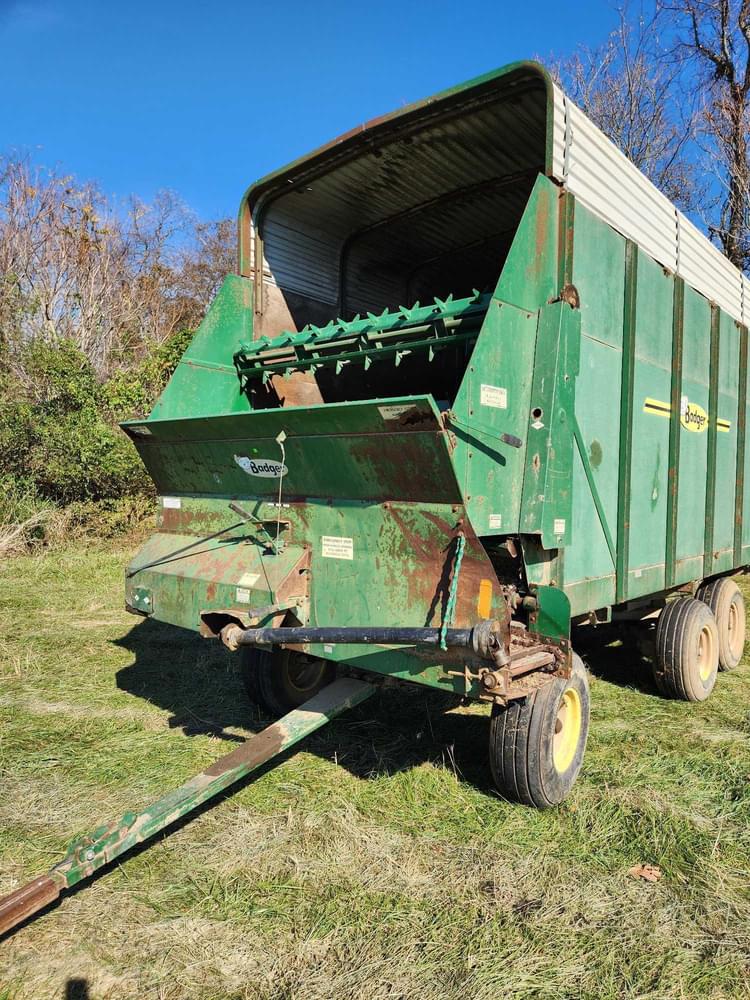 Badger BN950 Harvesting Forage Wagons for Sale | Tractor Zoom
