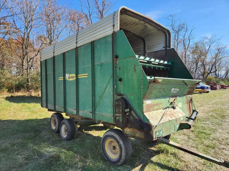 Badger BN950 Harvesting Forage Wagons for Sale | Tractor Zoom