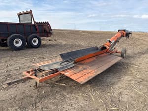 SOLD - Batco PS2500 Lot No. 38A Harvesting with 12 Ft | Tractor Zoom