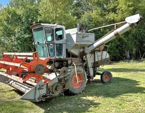 SOLD - Gleaner C2 Lot No. 1979662 Combines with --- Hrs | Tractor Zoom