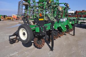 SOLD - Unverferth Zone Stripper 530 Tillage with 6 Shanks | Tractor Zoom
