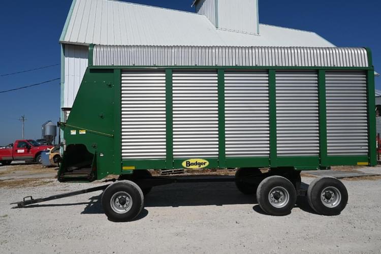 Badger 1200 Harvesting Forage Wagons for Sale | Tractor Zoom