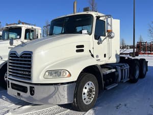 SOLD - 2014 Mack Pinnacle CXU613 day cab, Mack MP7 engine, Mack MDrive ...