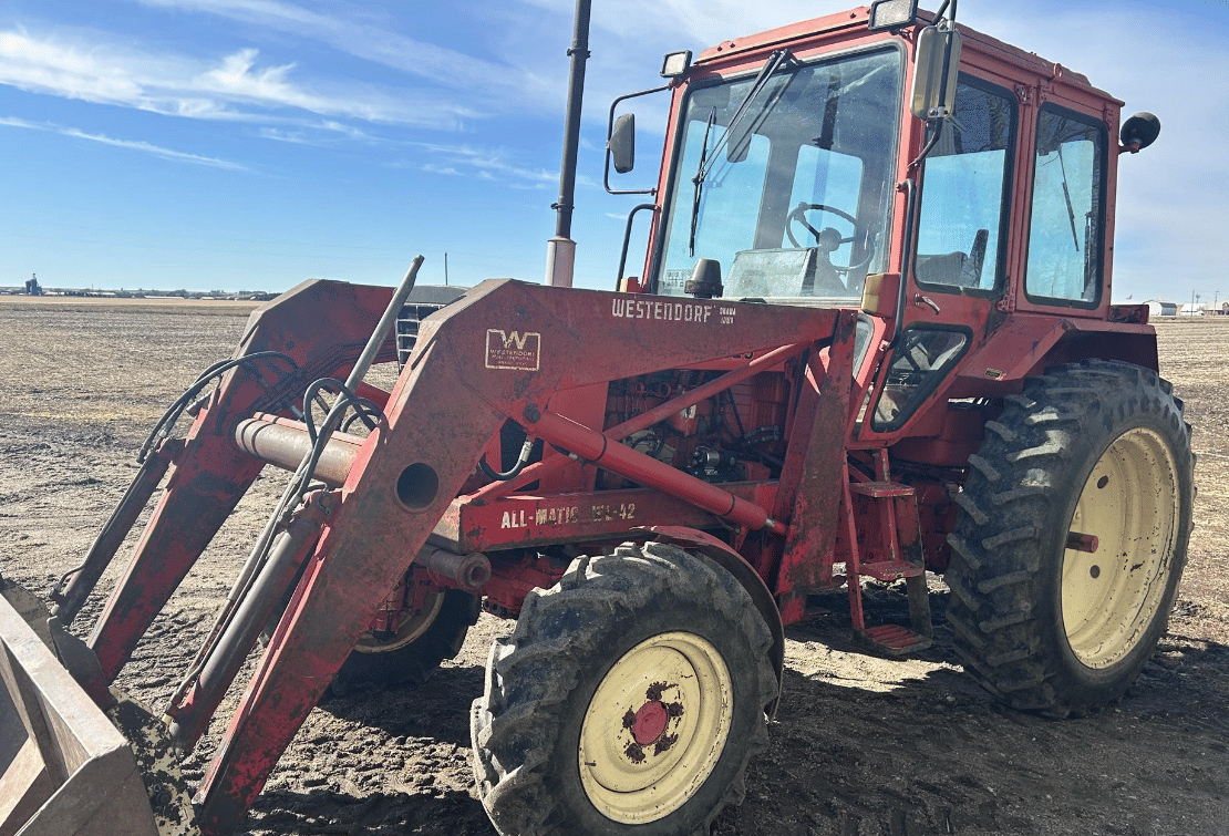 Tractor Zoom - Belarus 825