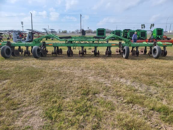 Bigham Brothers 802-675W Tillage Row Crop Cultivators for Sale ...