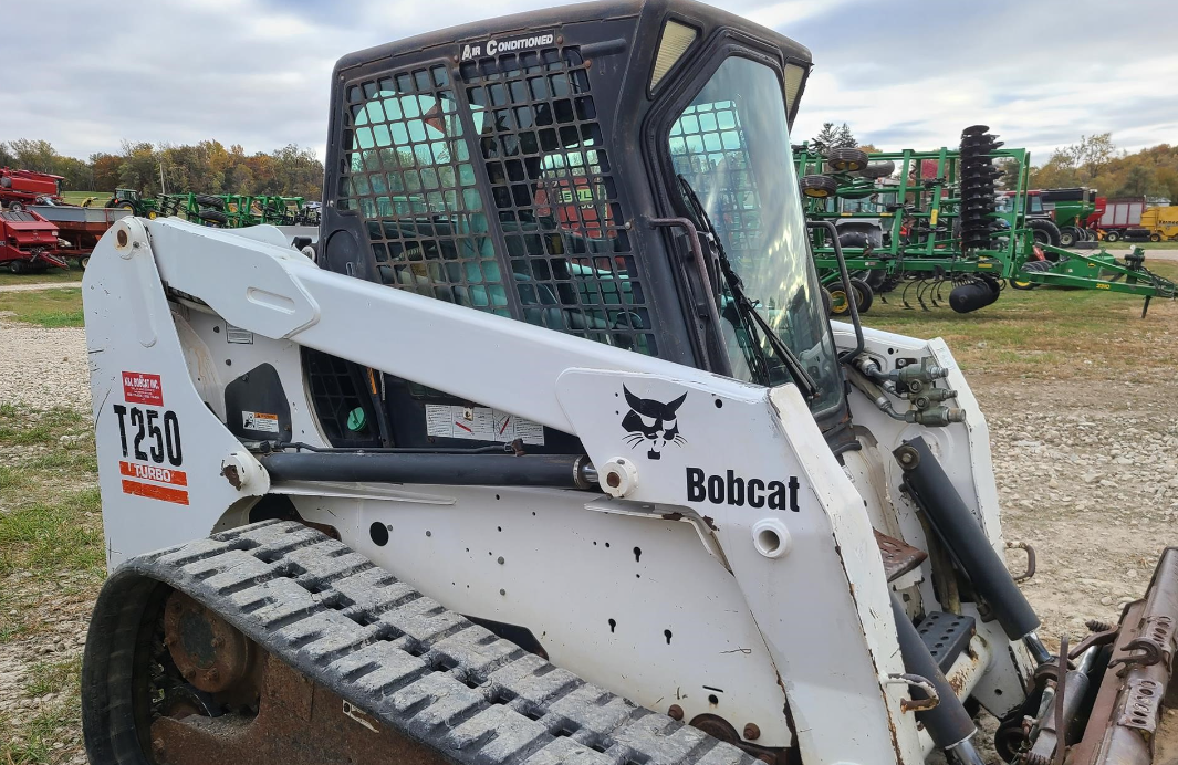 SOLD - Bobcat T250 Construction with 2,987 Hrs | Tractor Zoom