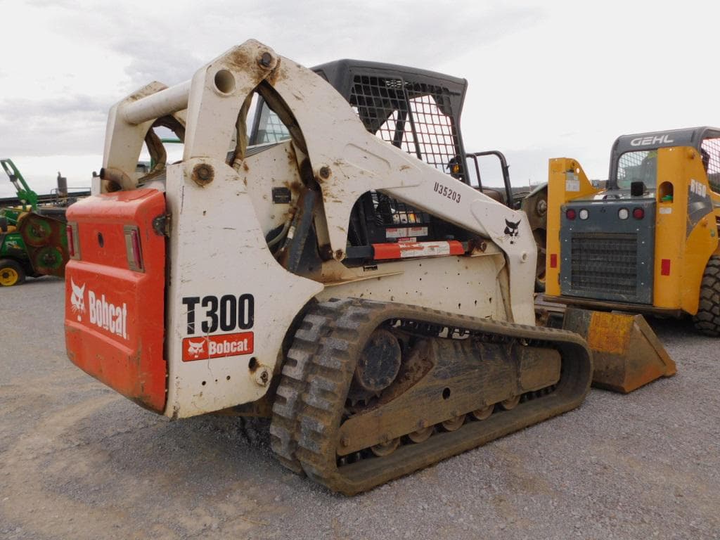 Tractor Zoom - Bobcat T300