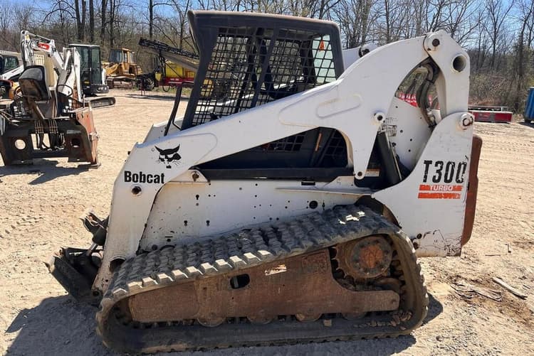 Bobcat T300 Construction Compact Track Loaders for Sale | Tractor Zoom