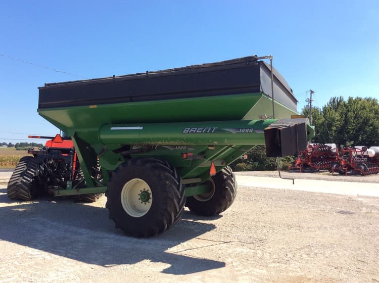 Brent 1080 Harvesting Grain Carts for Sale | Tractor Zoom