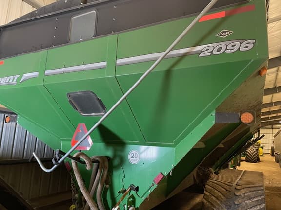 Brent 2096 Harvesting Grain Carts for Sale | Tractor Zoom