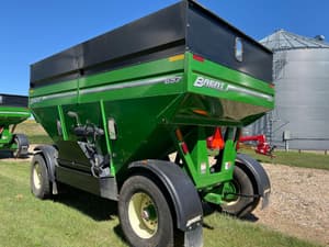 SOLD - Brent 657 Gravity Wagon--1 Owner Harvesting | Tractor Zoom