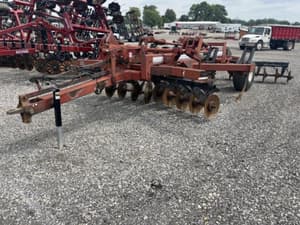 SOLD - Brent CPC 2005 Lot No. 1161 Tillage with 5 Shanks | Tractor Zoom
