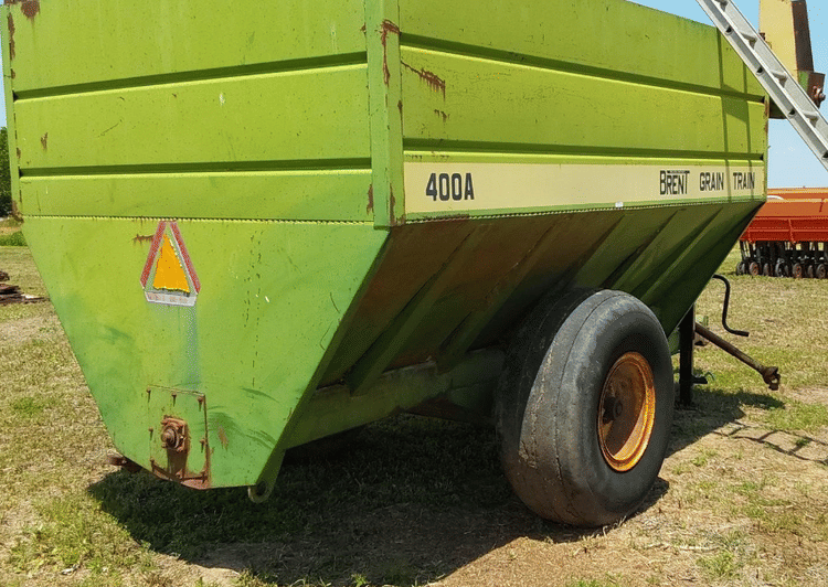Brent Grain Train 400A Harvesting Grain Carts for Sale | Tractor Zoom