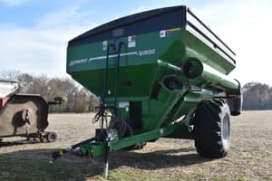 SOLD - 2020 Brent V800 Lot No. 4319 Harvesting with 850 Bu | Tractor Zoom