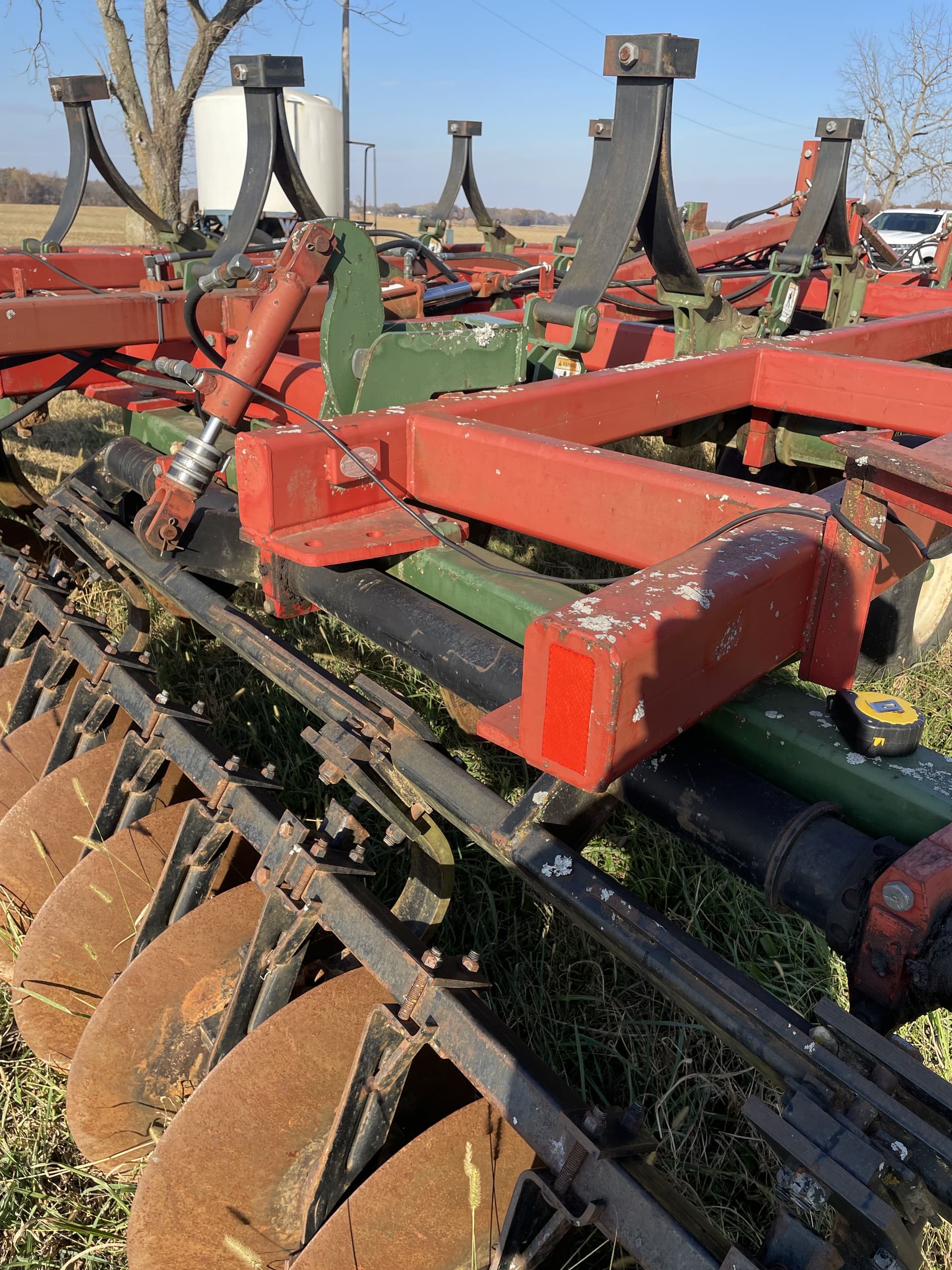 Tractor Zoom - Brillion Land Commander