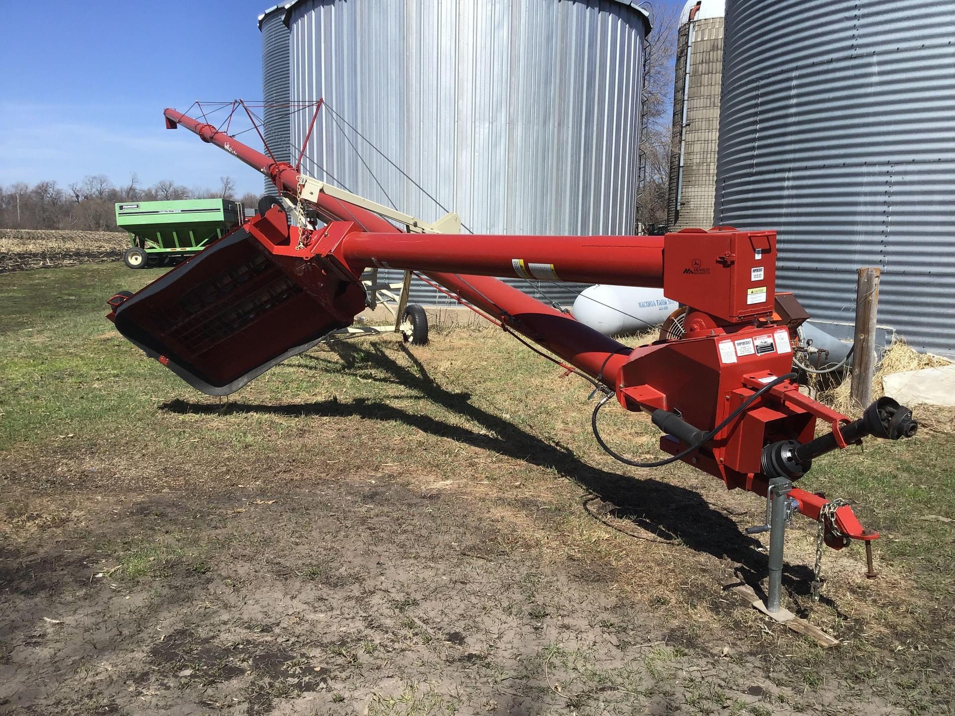 Farm King 1070 Harvesting Grain Augers/Conveyors for Sale | Tractor Zoom