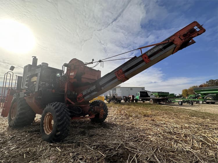 Byron 8400 Harvesting Forage Harvesters - Self Propelled for Sale ...