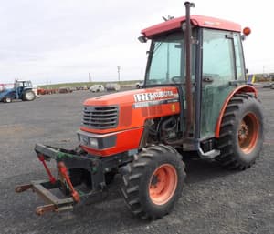 SOLD - C-408 Kubota M8200 Narrow Tractors with 4,133 Hrs | Tractor Zoom