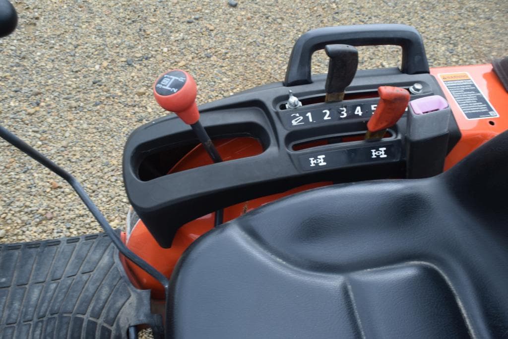 Kubota B2401 Tractors Less than 40 HP for Sale | Tractor Zoom
