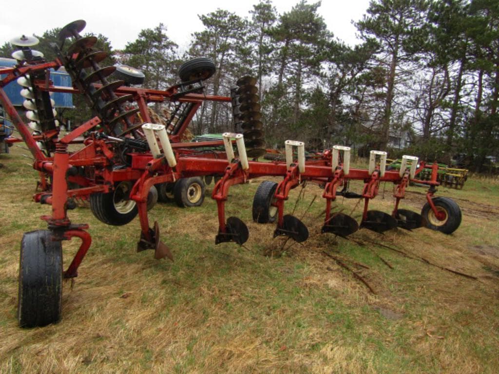 International Harvester 700 Tillage Plows for Sale | Tractor Zoom