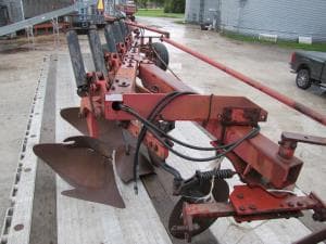 SOLD - Case IH 720 Lot No. 66 Tillage with 5 Bottoms | Tractor Zoom