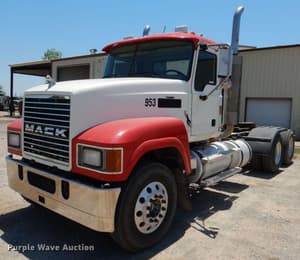 SOLD - 2007 Mack CHN613 Lot No. KJ9866 Other Equipment with 695,417 mi | Tractor Zoom