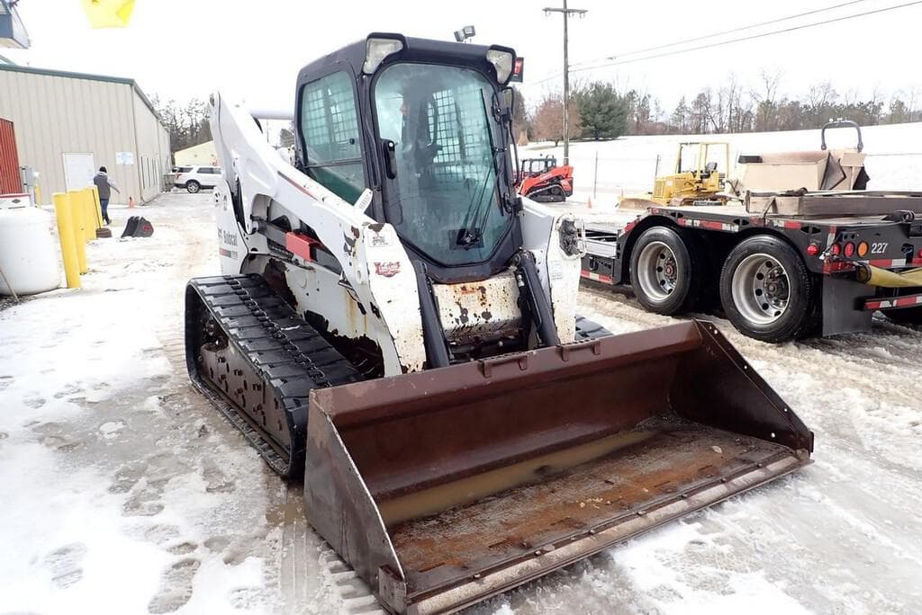 Tractor Zoom - 2014 Bobcat T870