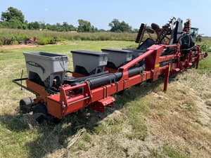 SOLD - Case IH 1235 Lot No. 82 Planting with --- Rows | Tractor Zoom